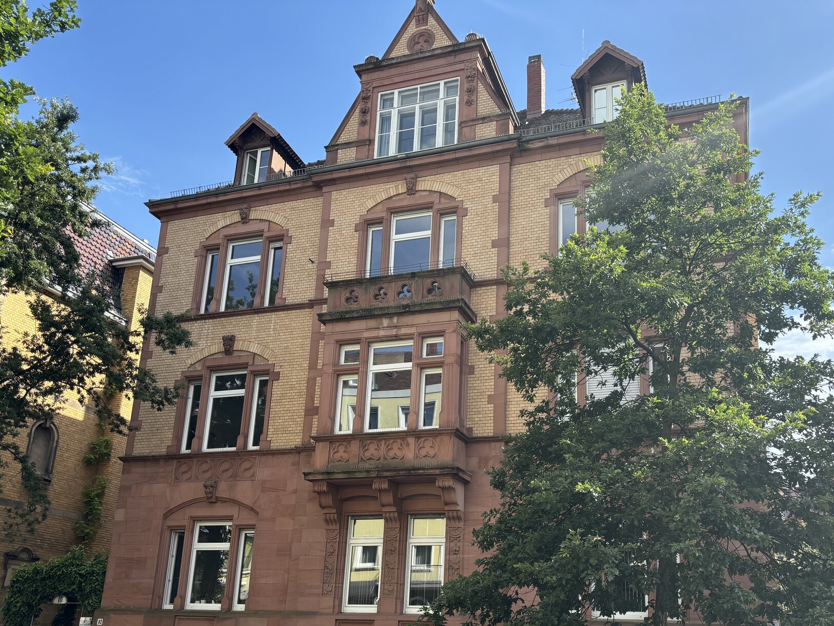 MACH - das Unternehmen - MACH
